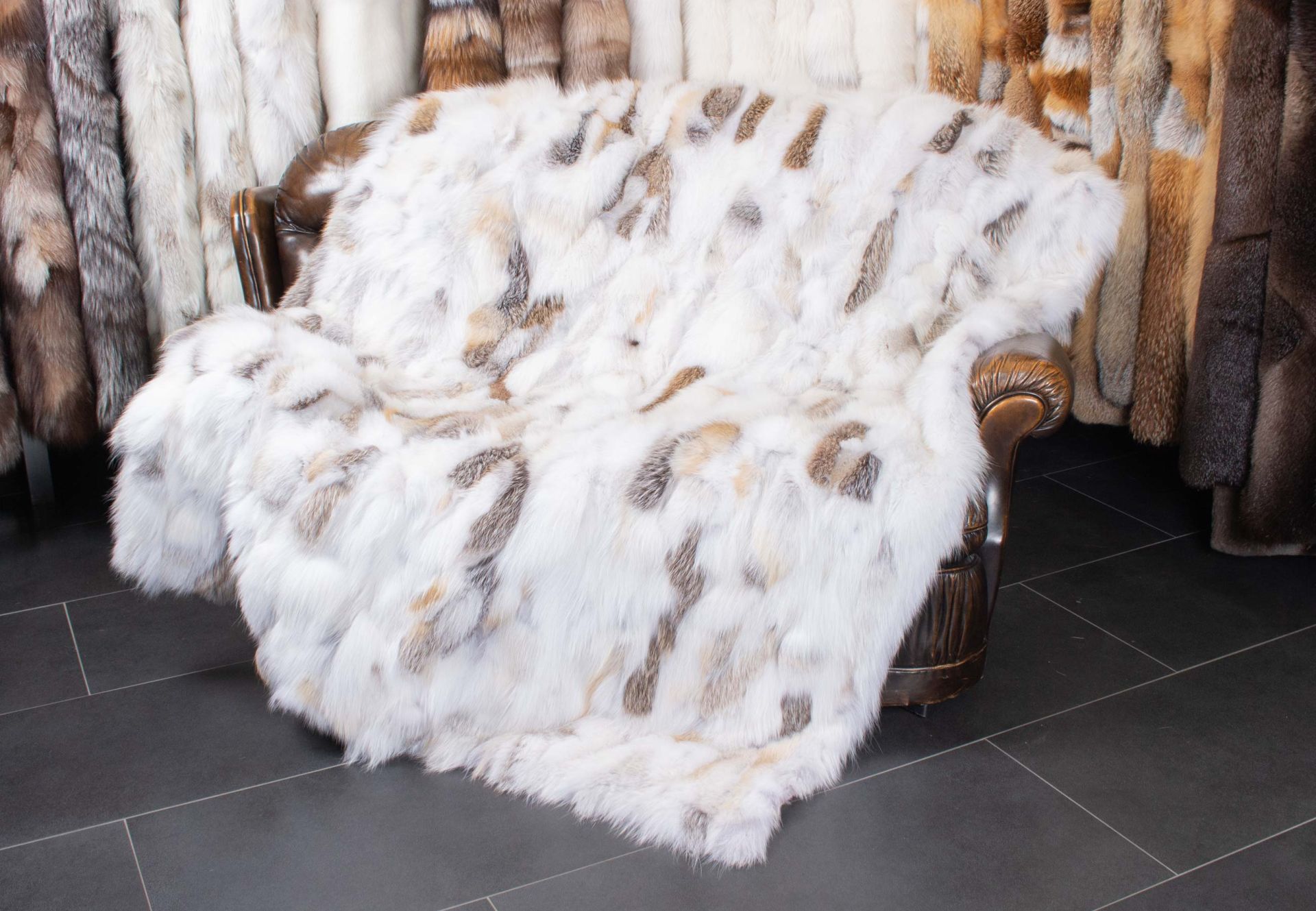 Real Fur Blankets and Fur Throws - Genuine Fur Pillows