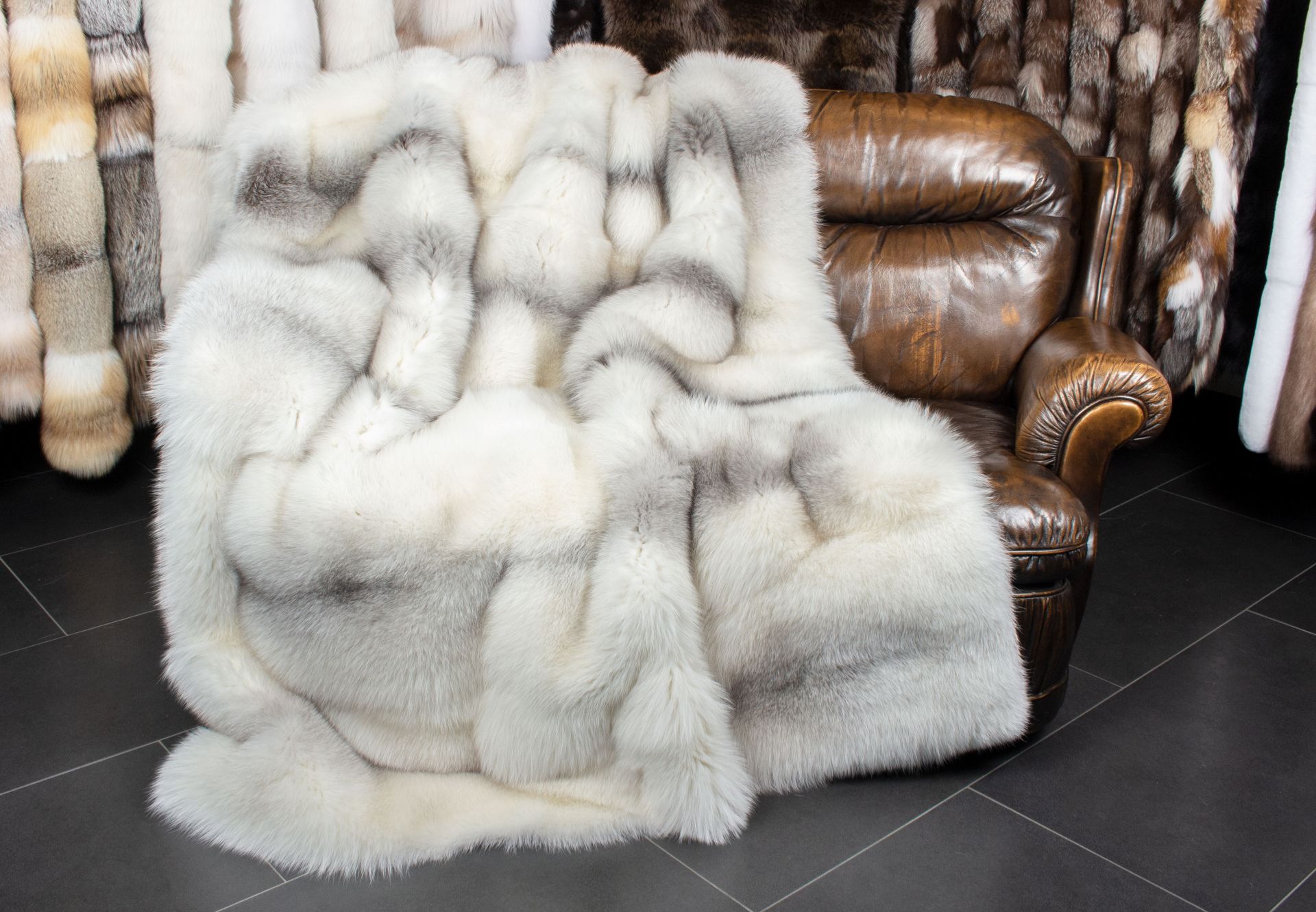 Arctic Marble Frost Fox Fur Blanket - SAGA quality