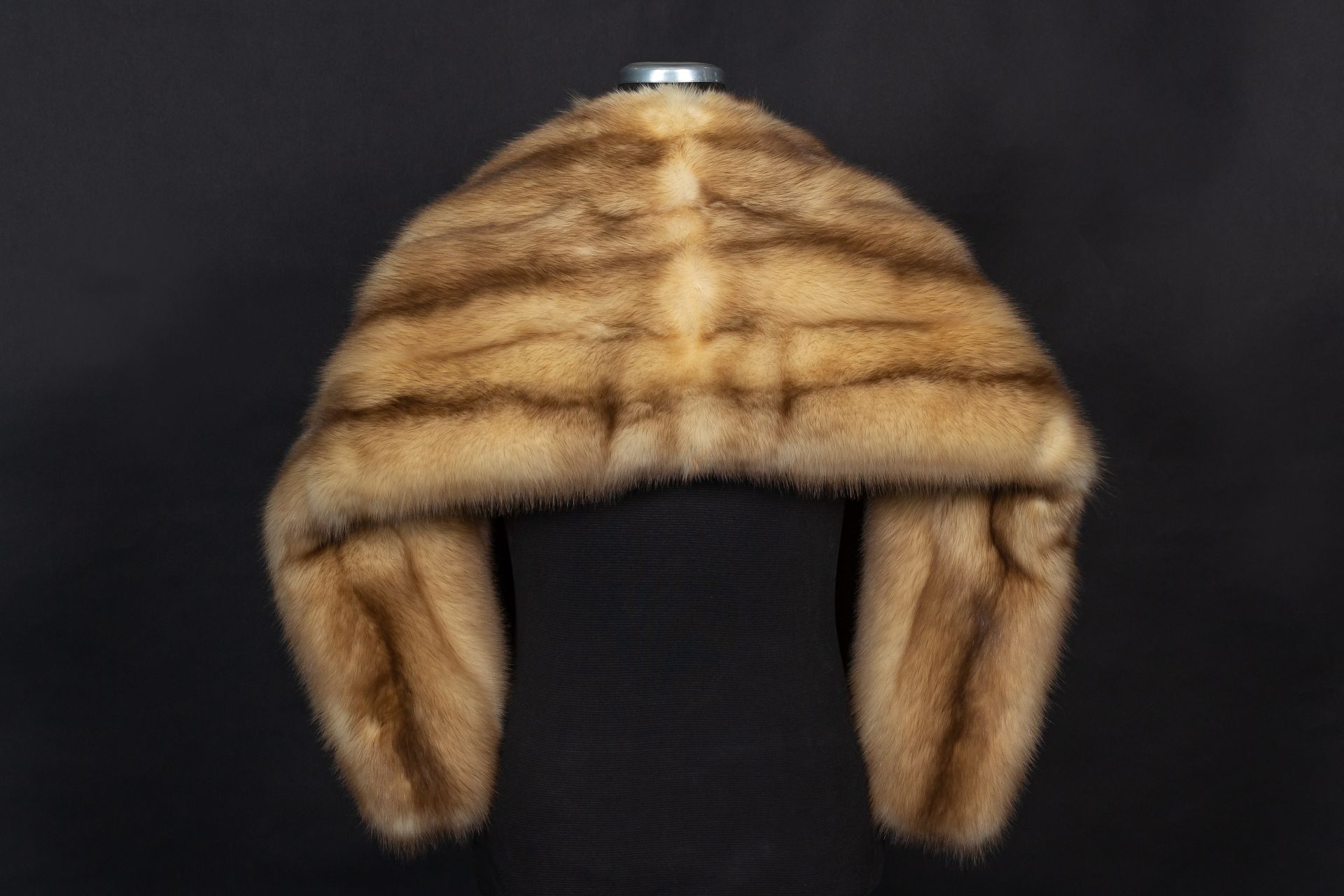 Elegant Sable Fur Stola with Russian Gold Sabels