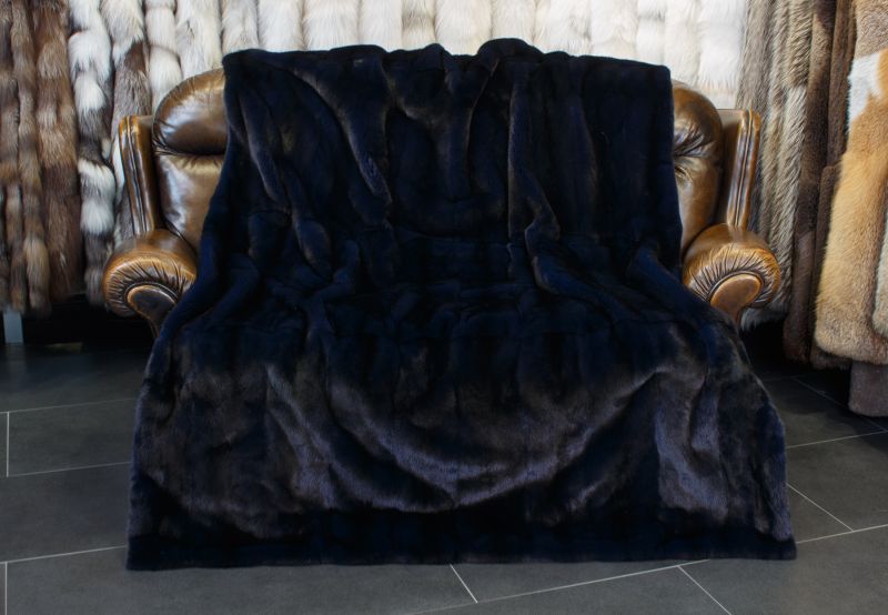Luxurious Mink Fur Blanket in Ocean Blue