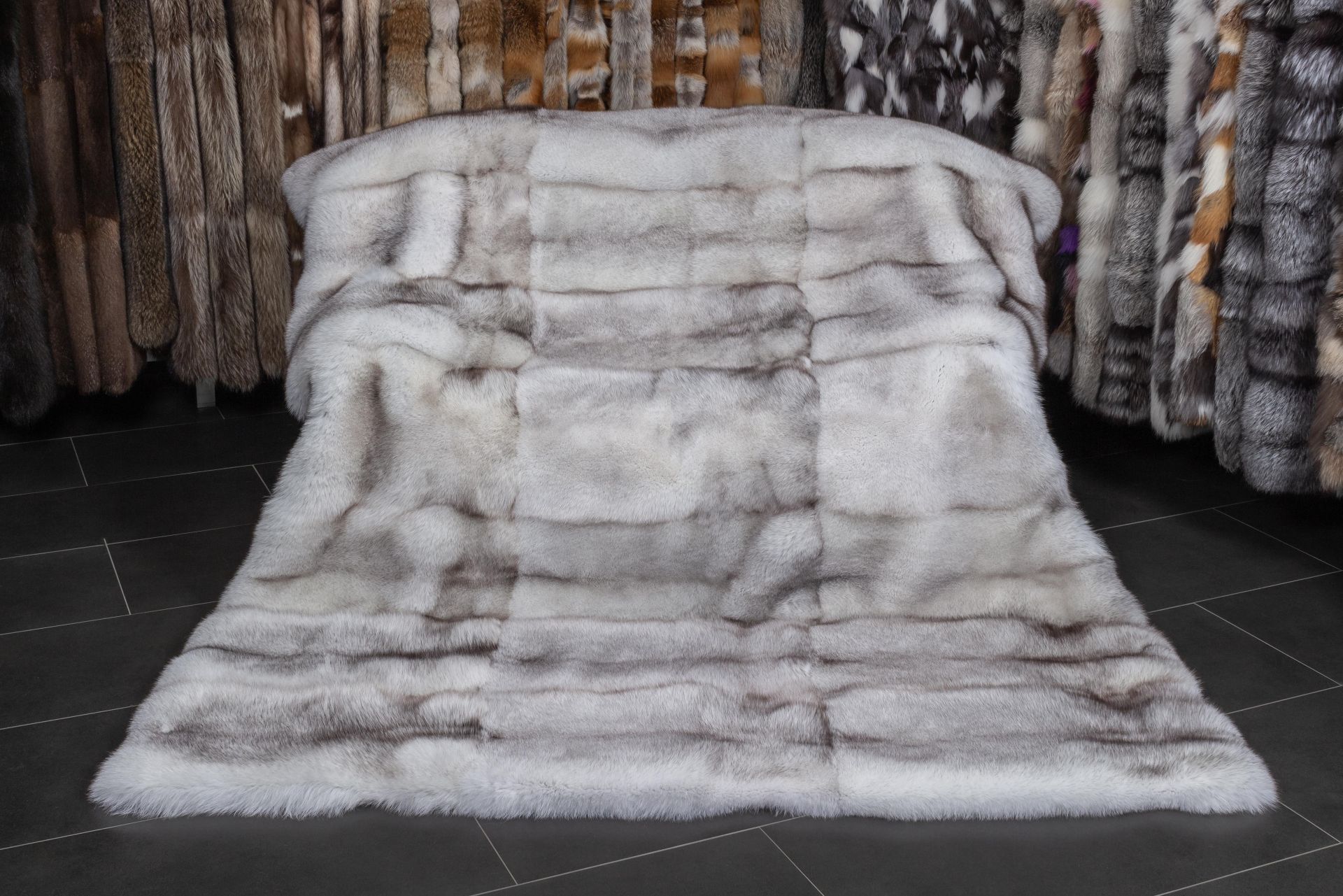 Blue Fox Fur Blanket in natural color - Silky Foxes