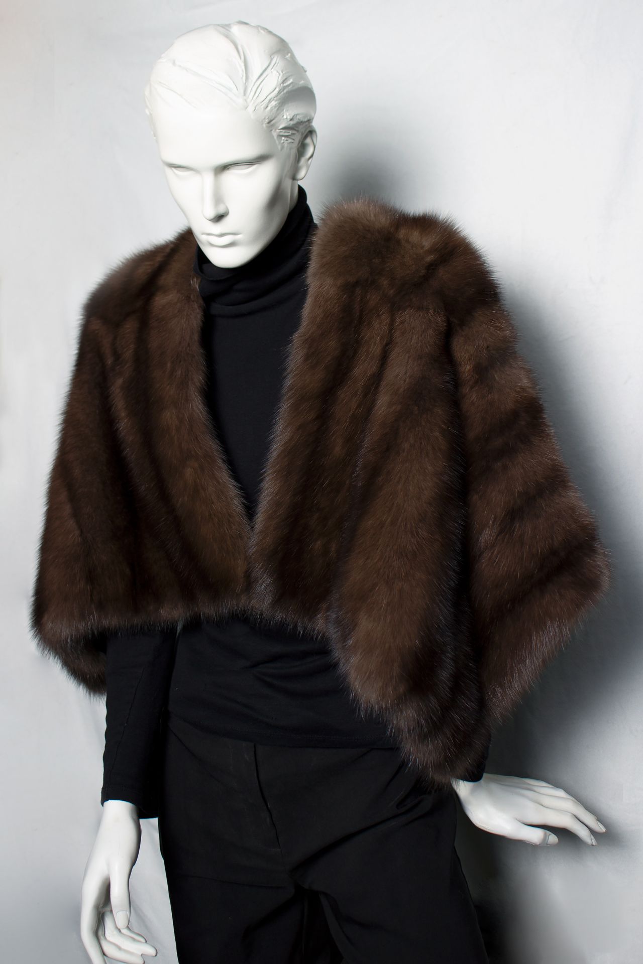 Elegant Fur Fashion for Women and Men | Lars Paustian