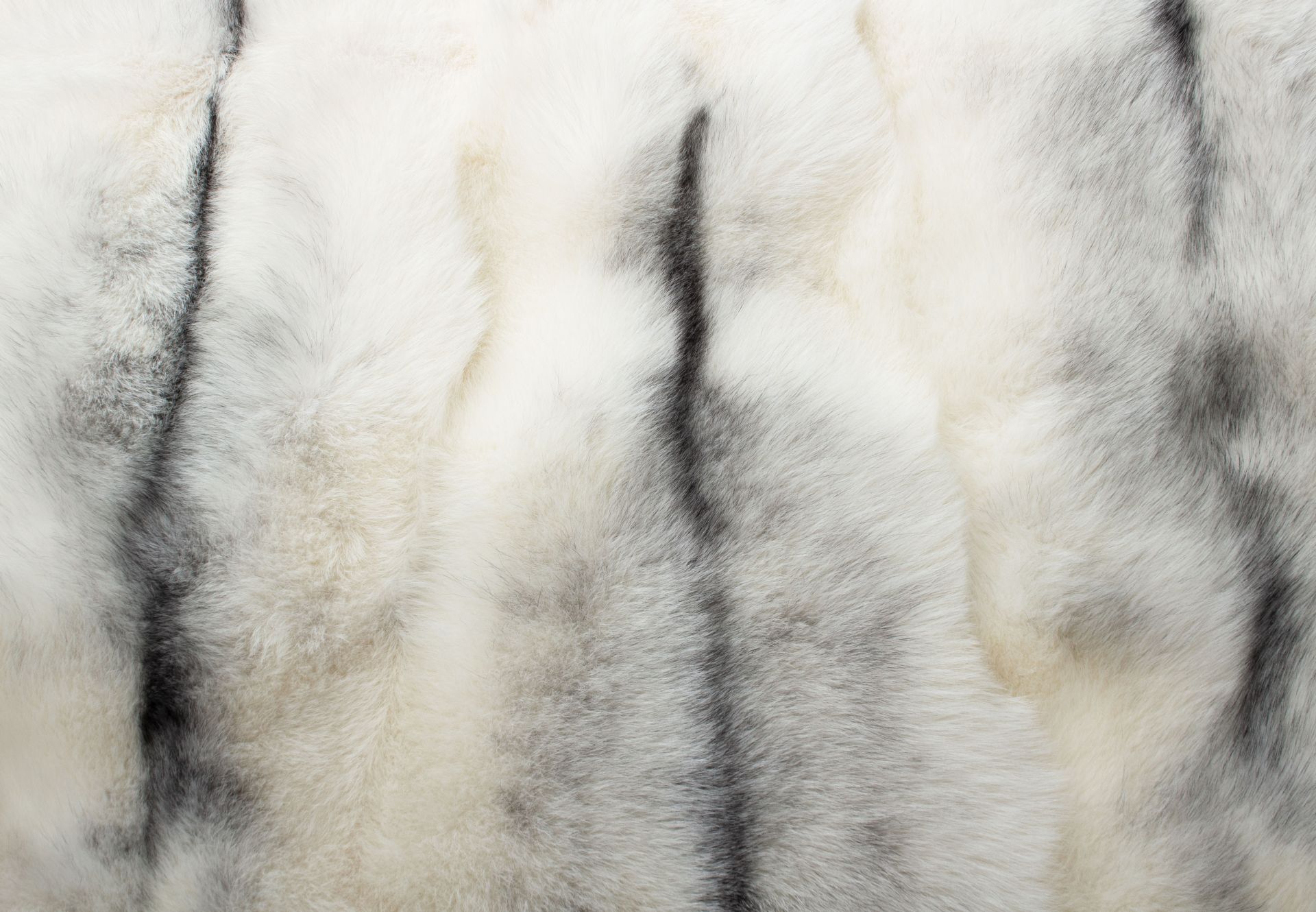 Arctic Marble Frost Fox Fur Carpet - SAGA quality