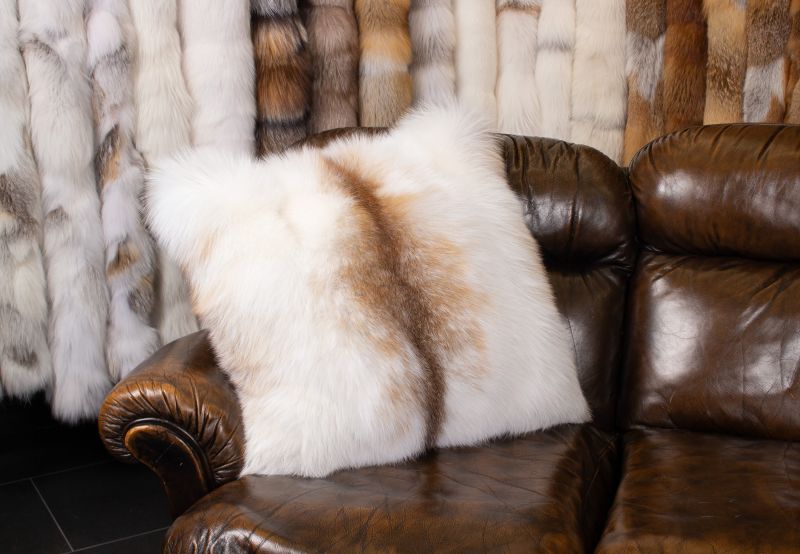 Noble Sun Glo Fox Fur Pillow – Real Fur