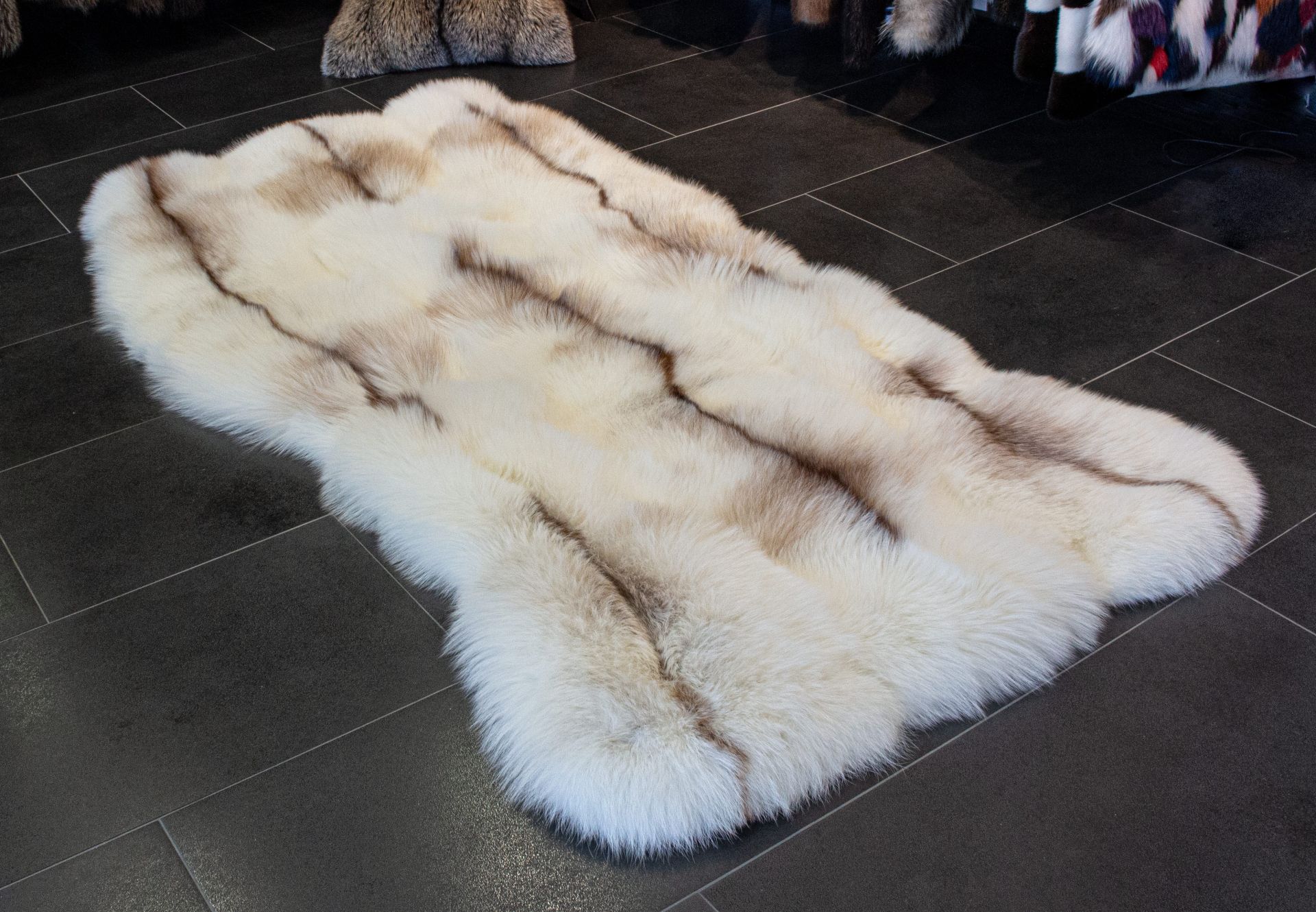 Sun Glo Fox Fur Rug - SAGA Furs Foxes | Lars Paustian Furs