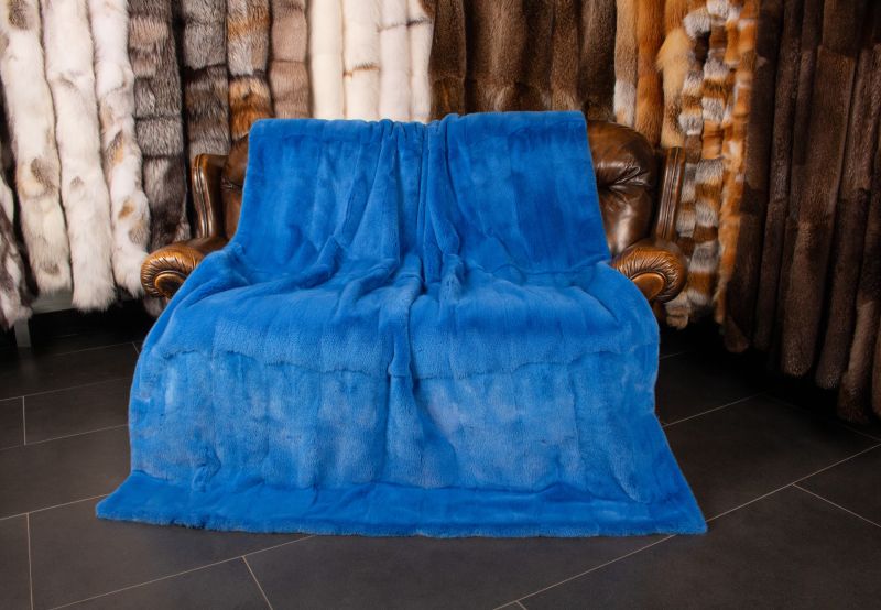 Noble Mink Fur Blanket in Blue – Elegance and Style