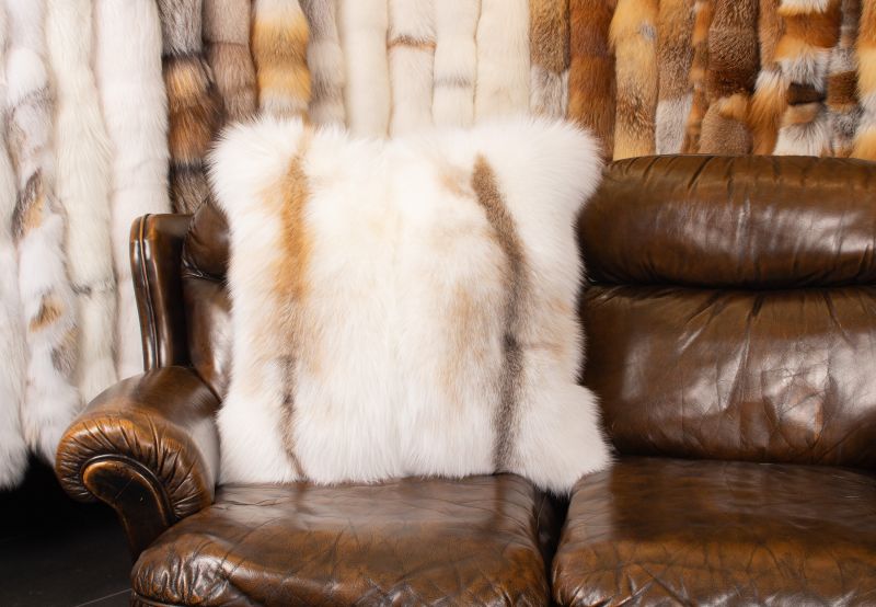 Noble Sun Glo Fur Pillow – Luxurious & Stylish