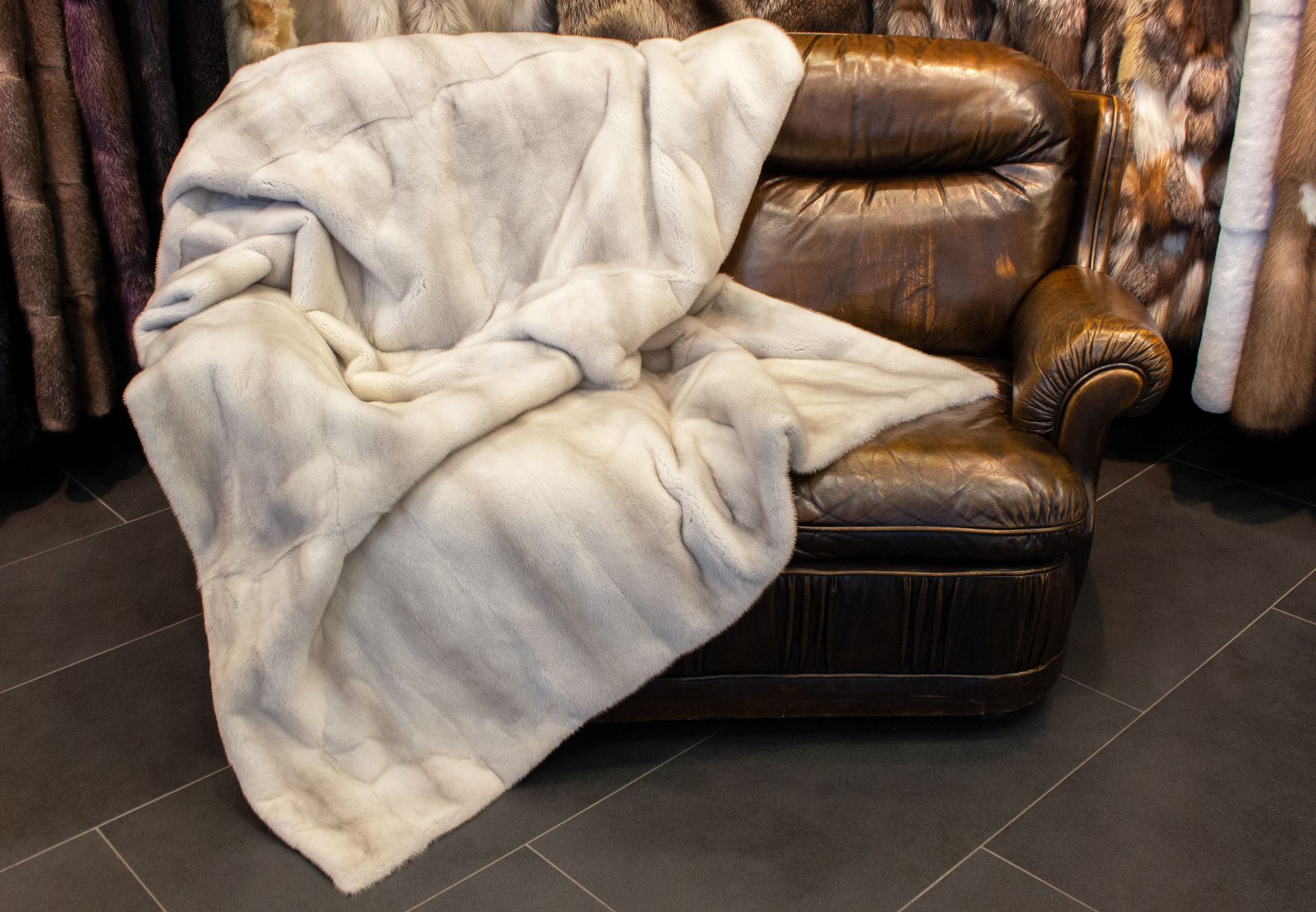 Mink Fur Blanket "Violet" | Lars Paustian