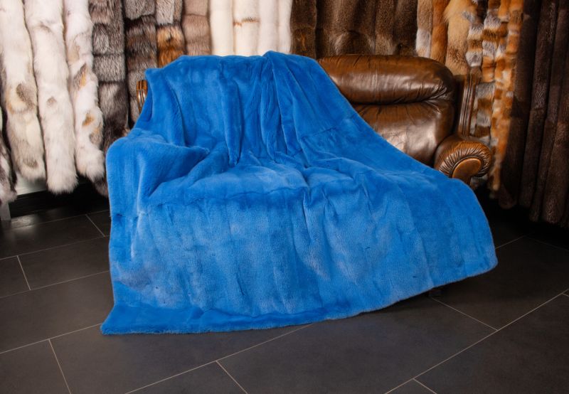 Noble Mink Fur Blanket in Blue – Elegance and Style