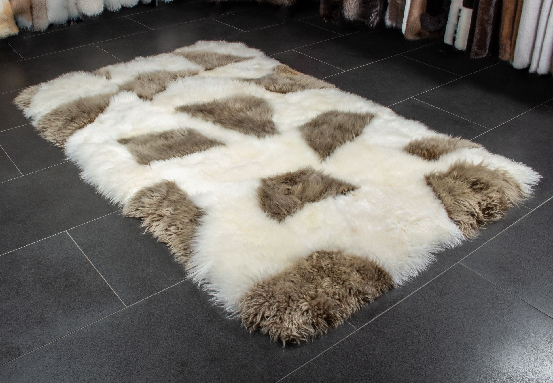 Organic Lamb Rug "Toffee Cream" | Paustian